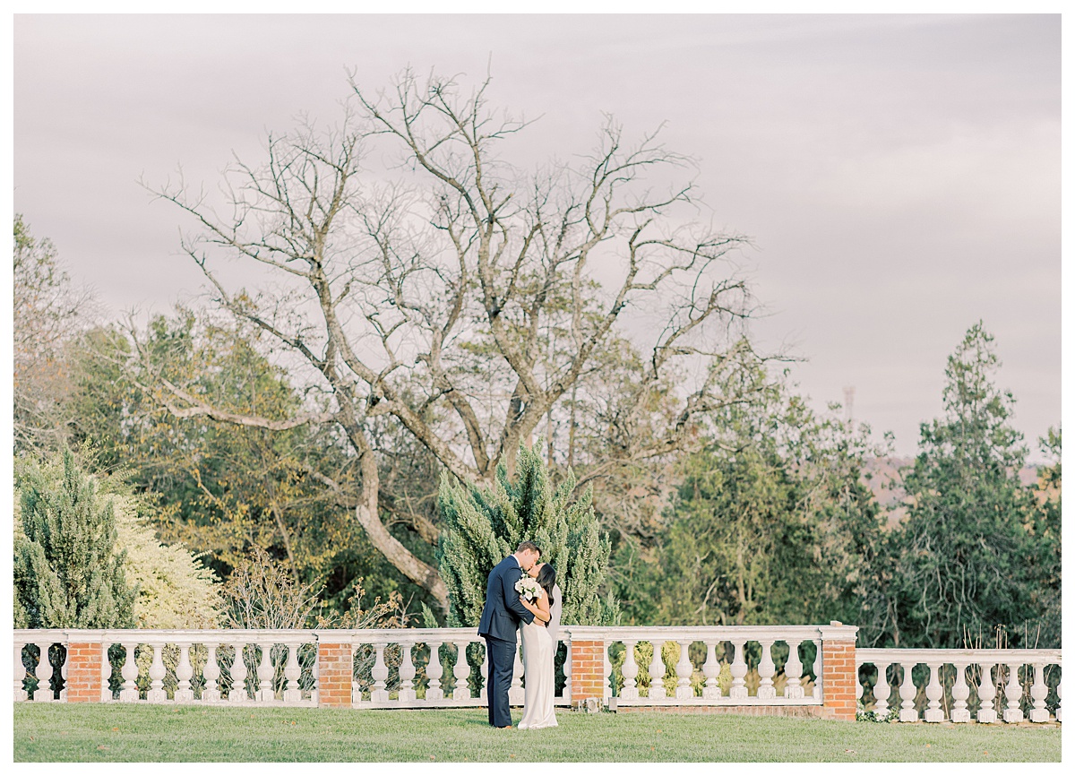 Timeless Elopement at Oatlands Historic House - jstclairphotos.com